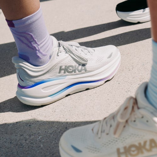 Women's Ascent Stratus Sneaker in White | The Athlete's Foot