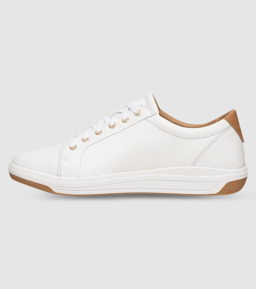 Women's Ascent Stratus Sneaker in White | The Athlete's Foot