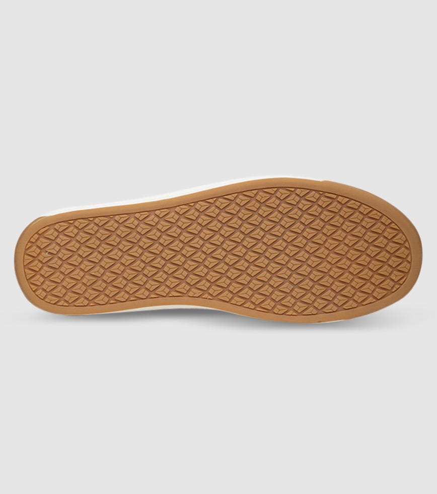 Women's Ascent Stratus Sneaker in White | The Athlete's Foot