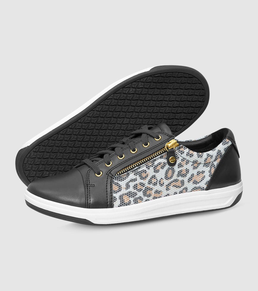 ASCENT STRATUS ZIP WOMENS LEOPARD | The Athlete's Foot