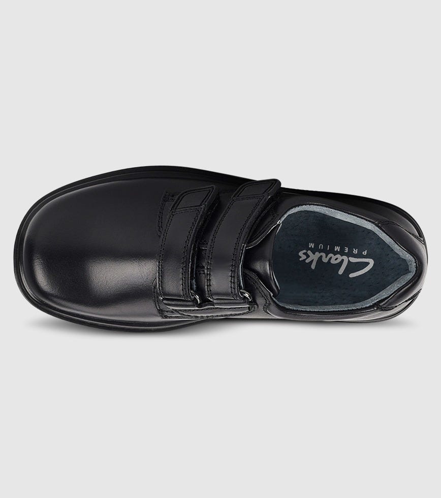 CLARKS DENVER E (PS) KIDS V-STRAP SCHOOL SHOES BLACK | The Athlete's Foot