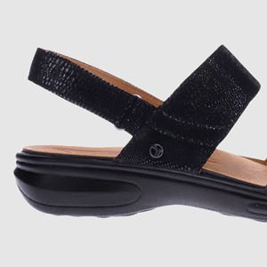 REVERE COMO WOMENS SANDAL BLACK LIZARD | The Athlete's Foot