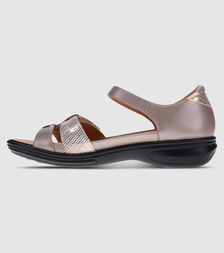REVERE NEGARA WOMENS CHAMPAGNE | The Athlete's Foot