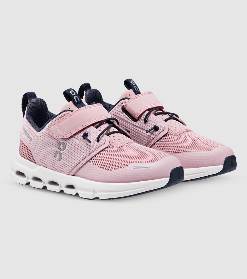 ON RUNNING CLOUD PLAY KIDS ZEPHYR WHITE | The Athlete's Foot