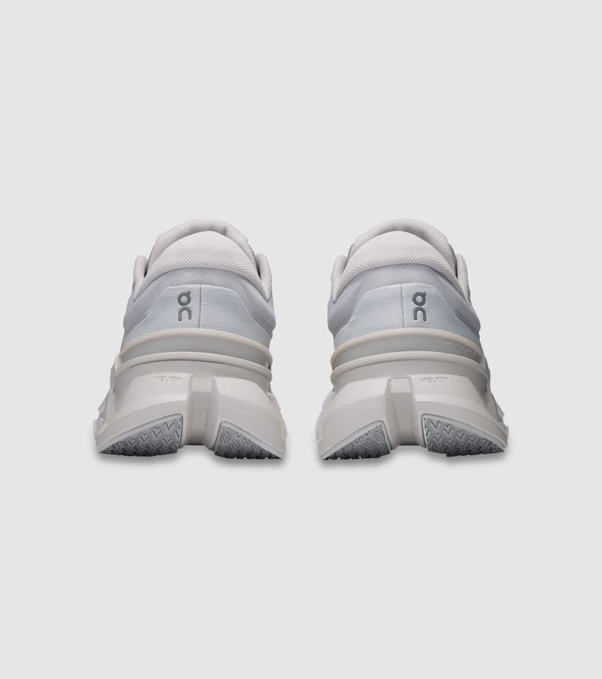 ON RUNNING CLOUDFLYER 5 MENS GLACIER WOLF | The Athlete's Foot