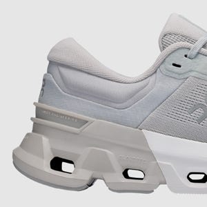 ON RUNNING CLOUDFLYER 5 MENS GLACIER WOLF | The Athlete's Foot