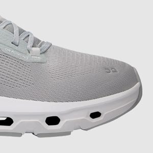 ON RUNNING CLOUDFLYER 5 MENS GLACIER WOLF | The Athlete's Foot