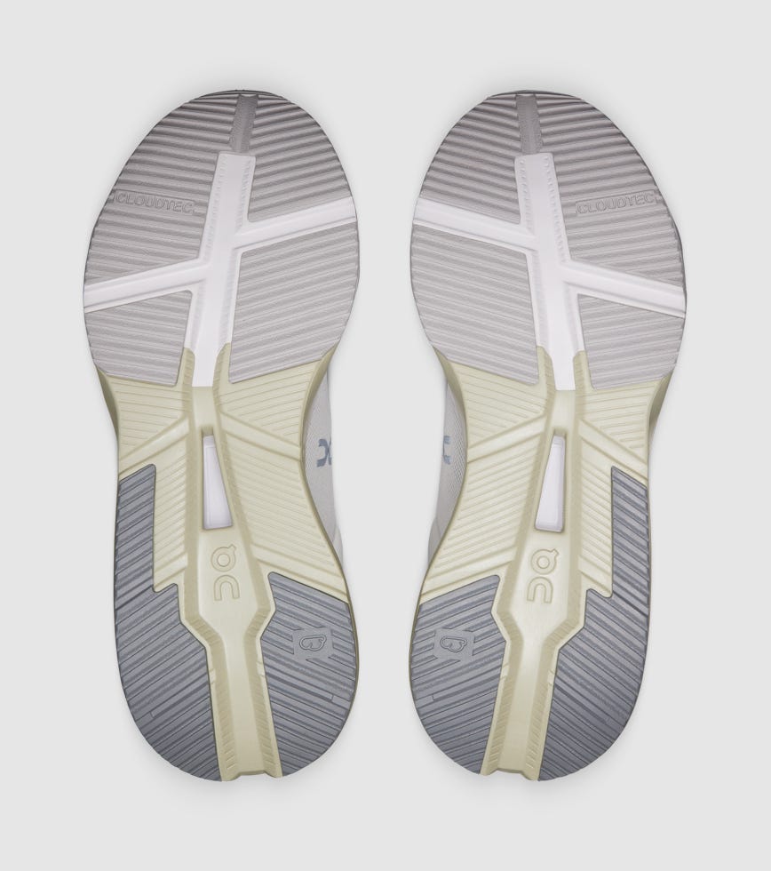ON CLOUDNOVA X MENS WHITE GLACIER | The Athlete's Foot