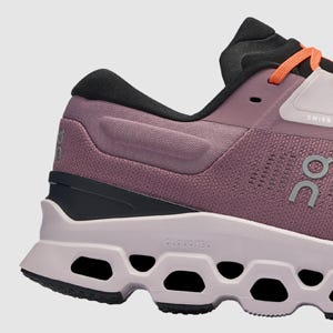 ON RUNNING CLOUDSTRATUS 3 C WOMENS QUARTZ LILY | The Athlete's Foot
