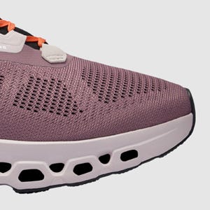 ON RUNNING CLOUDSTRATUS 3 C WOMENS QUARTZ LILY | The Athlete's Foot