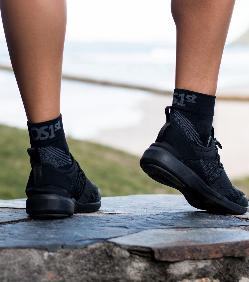 OS1ST FS4 PLANTAR FASCIITIS SOCKS BLACK | The Athlete's Foot