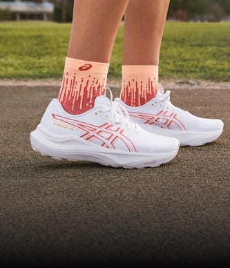 Women's Ascent Stratus Sneaker in White | The Athlete's Foot